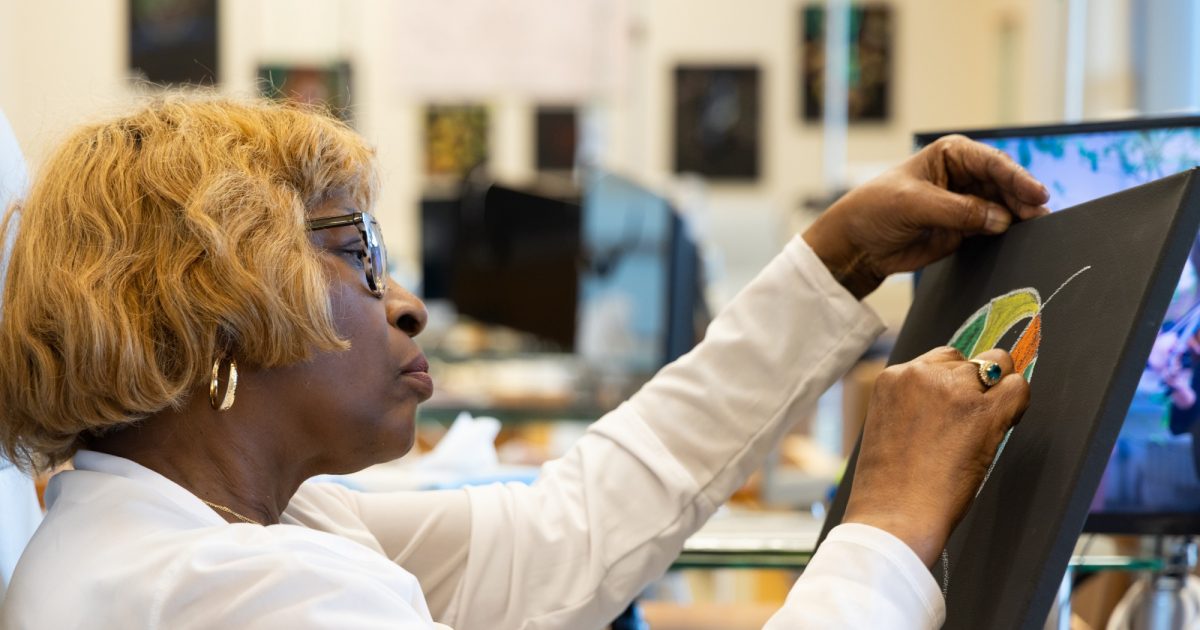 Cancer patients tap into creativity with art therapy during ...